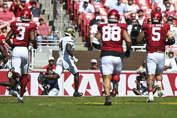 Arkansas football's offense unable to bail out another poor defensive ...