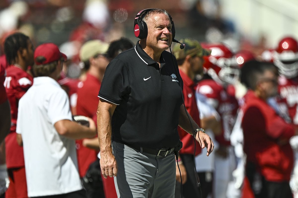 Arkansas football fires coach Sam Pittman, promotes Bobby Petrino to ...