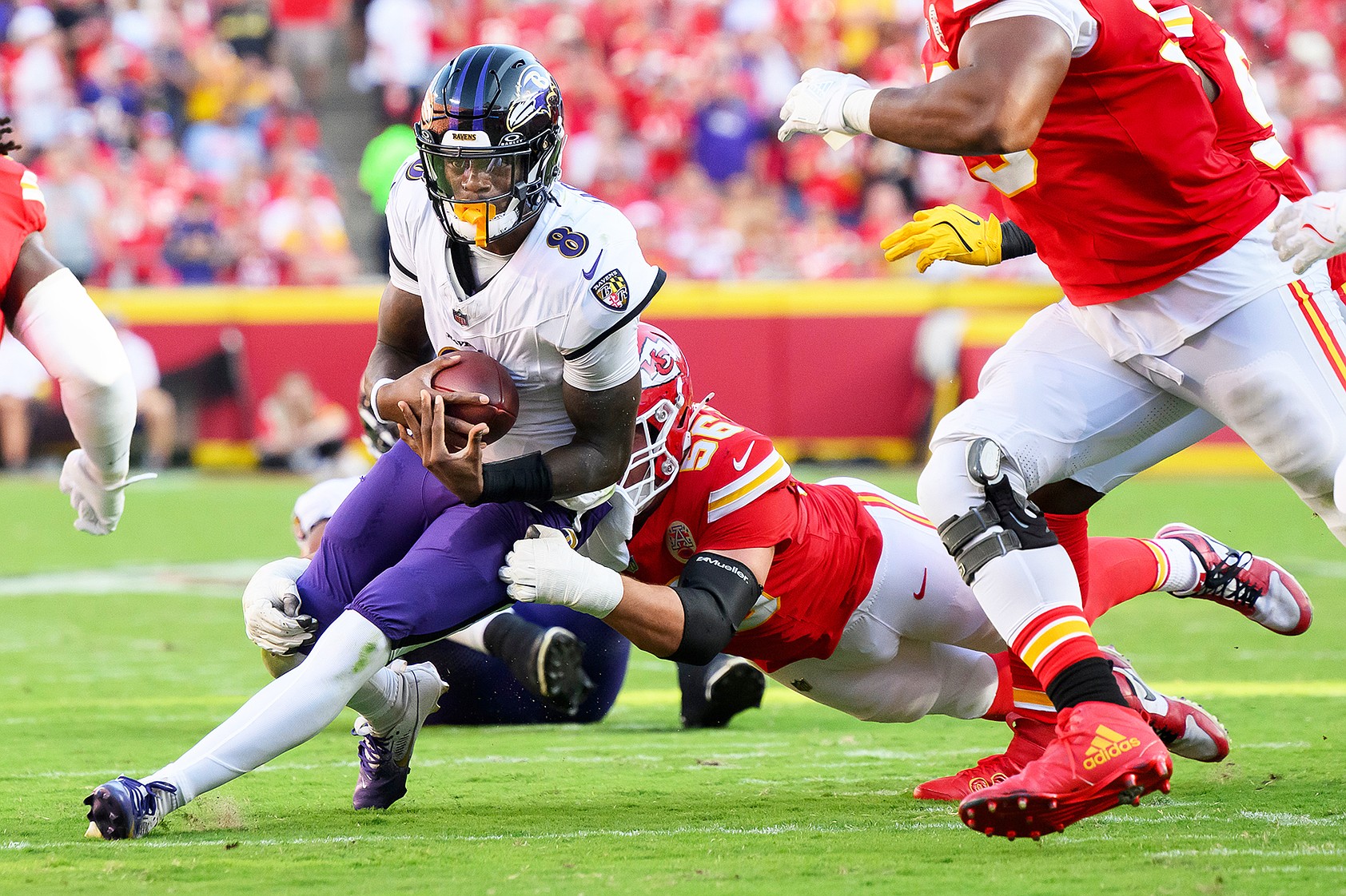Jackson strains hamstring, Ravens lose four other starters to injuries in loss to Chiefs ...