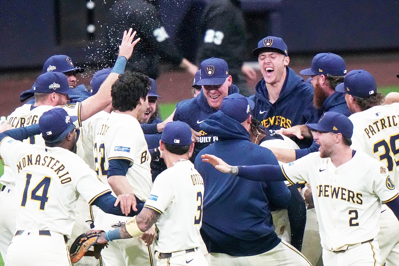 Brewers beat Cubs 3-1 in Game 5 of NLDS to advance to NLCS matchup with ...