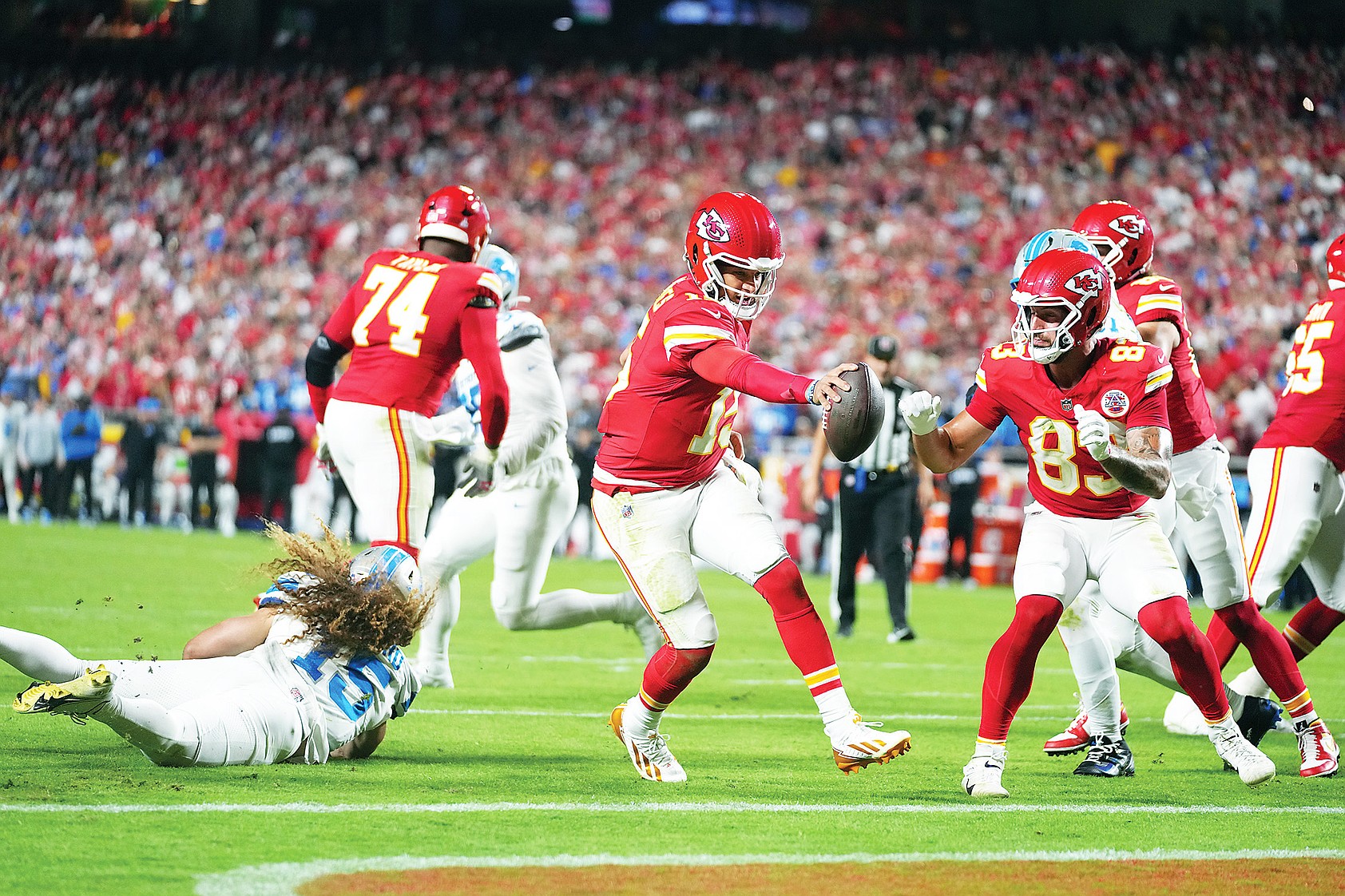 Mahomes leads Chiefs to 30-17 victory against Lions | Fulton Sun