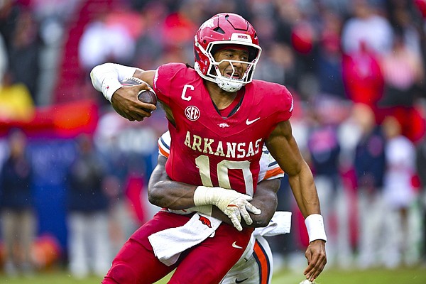 Report card: Grading Arkansas football in its Week 9 loss to Auburn ...