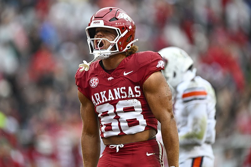 Notable stats, PFF grades from Arkansas football's Week 9 loss to ...