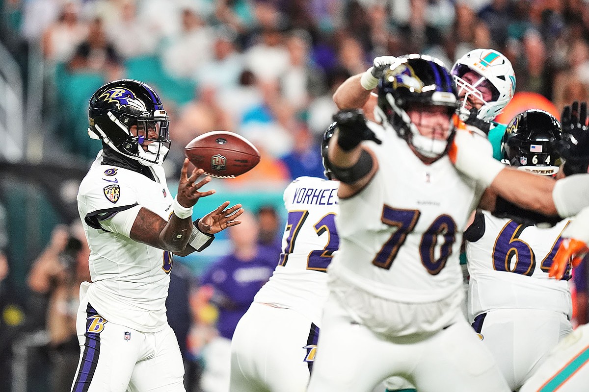 Jackson torches Miami with four TD passes in return from injury, Ravens ...