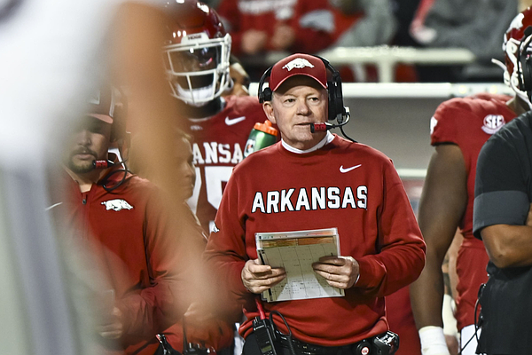 Arkansas football extends offers to several junior college prospects ...