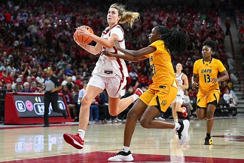 3 oinks and a chain: Jenna Lawrence gains plaudits for career game in ...