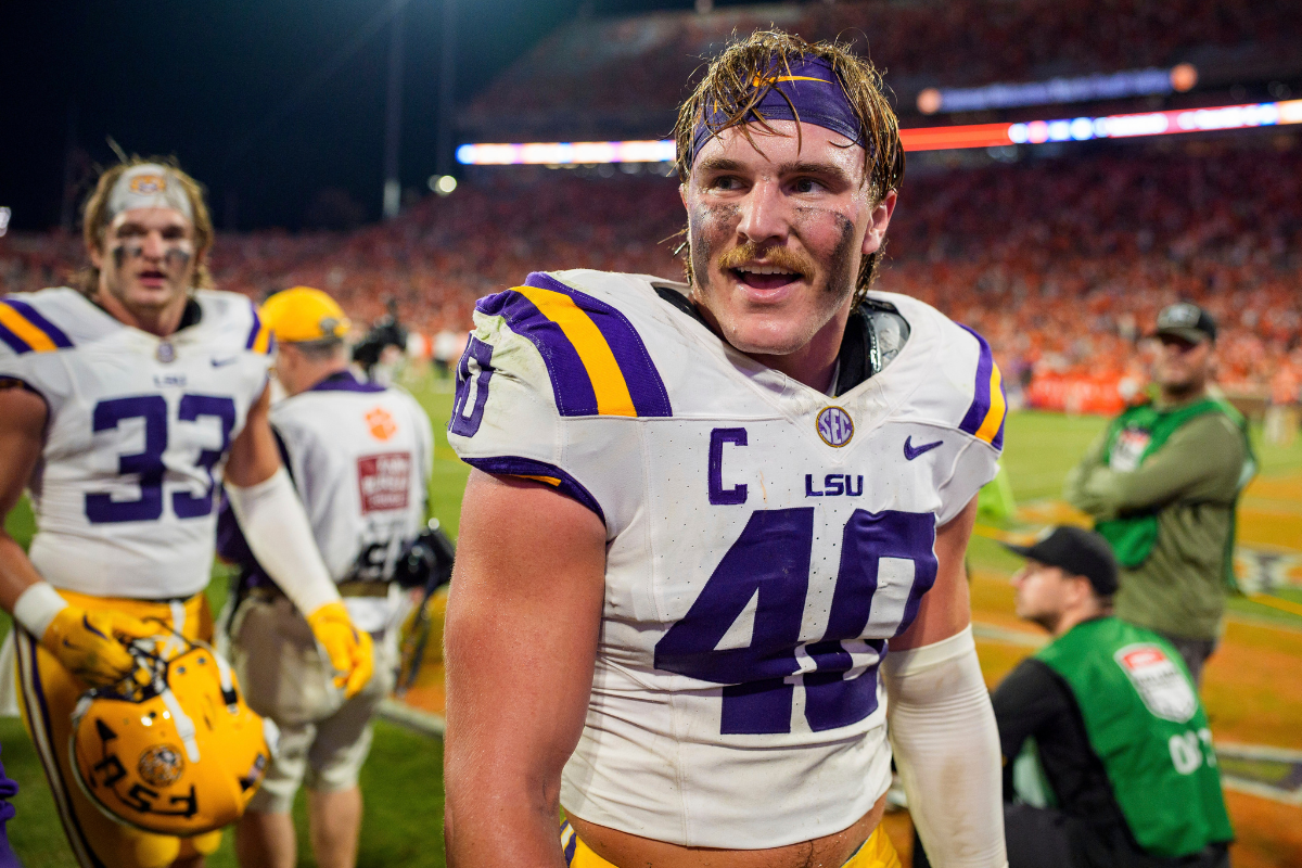 Arkansas football at LSU initial availability report: Tigers LB Whit ...