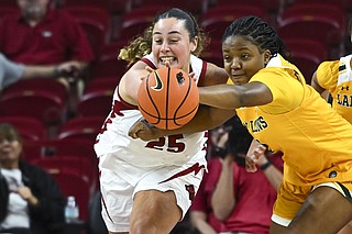 Sluggish Arkansas edges SE Louisiana | The Arkansas Democrat-Gazette ...