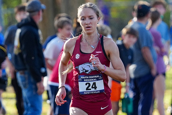 Arkansas women's cross country finishes 4th at regional, Sydney Vaught ...