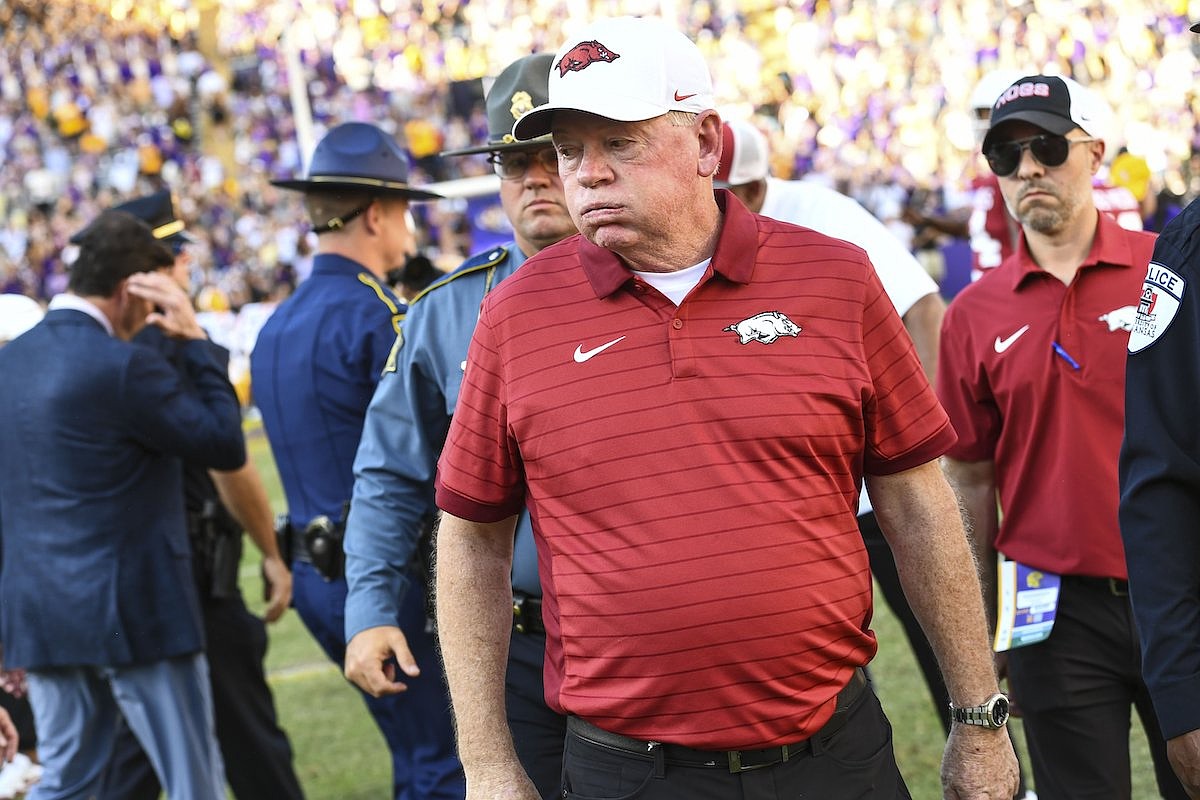 Arkansas football gives up another late lead in 23-22 loss to LSU ...