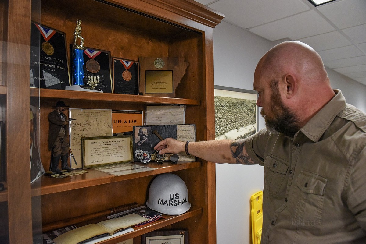 Deputy U.S. marshal spotlights service’s history with Little Rock ...