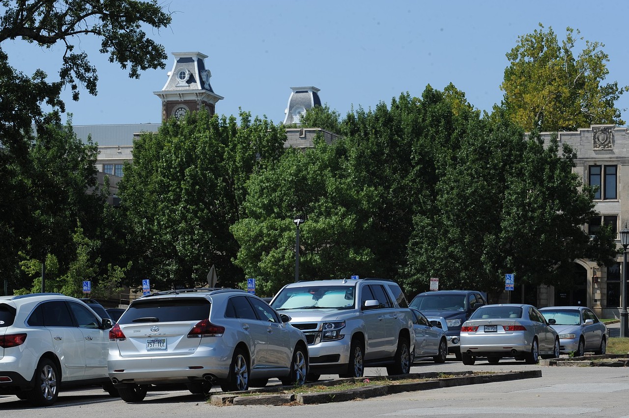University of Arkansas, Fayetteville plans 1,000-car parking garage by ...