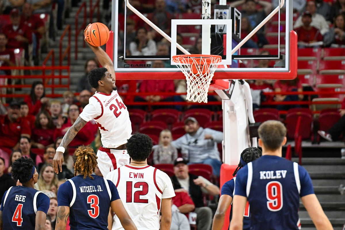 Arkansas basketball throws down 15 dunks, routs Jackson State by 54 ...