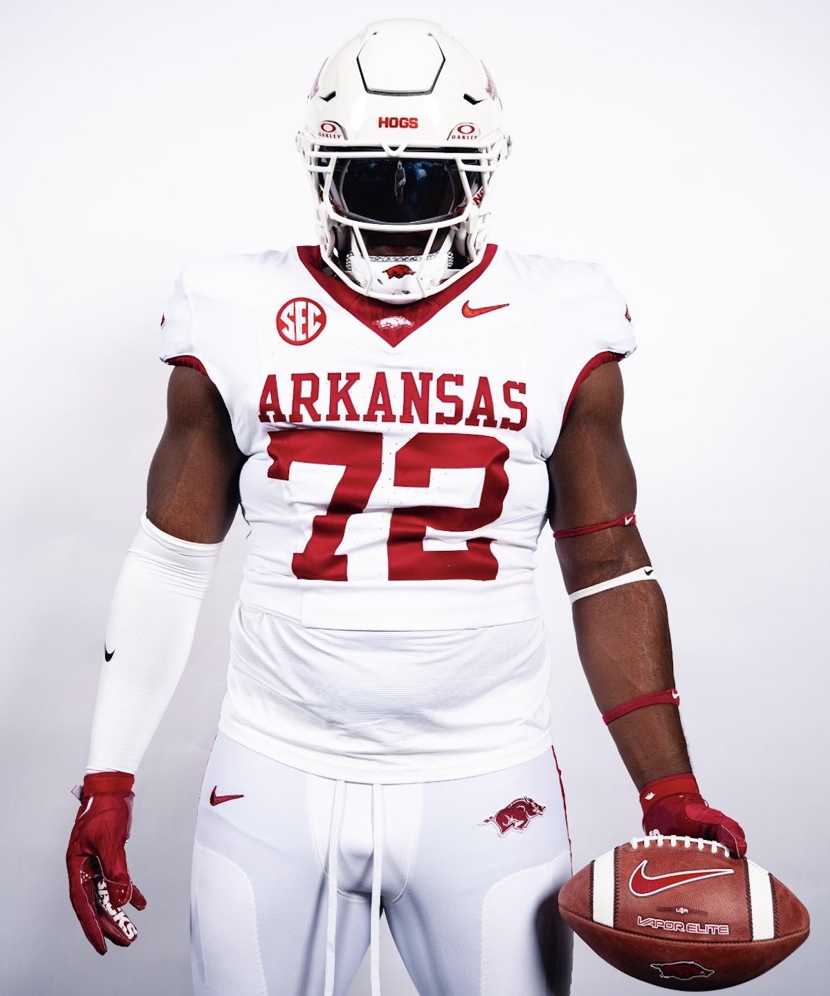 Arkansas football hosts top JUCO lineman Jaylen Thomas | Whole Hog Sports