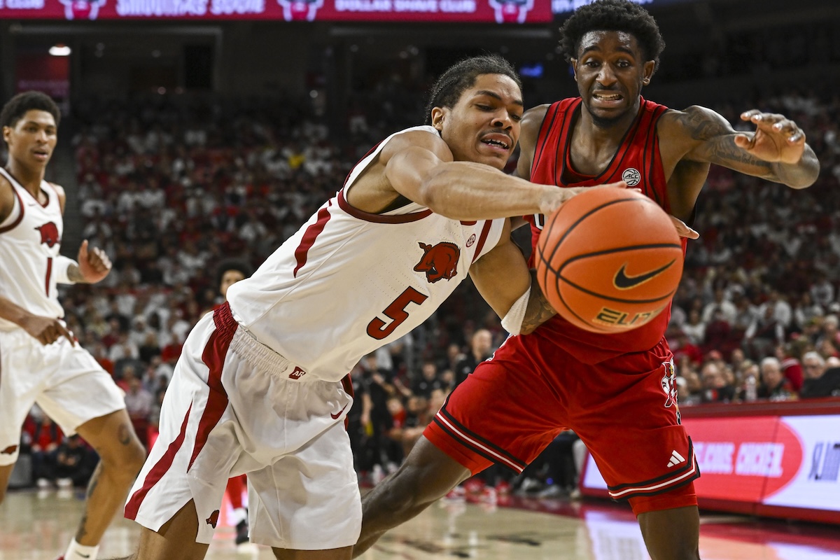 Darius Acuff makes winning plays down the stretch to lead Arkansas ...
