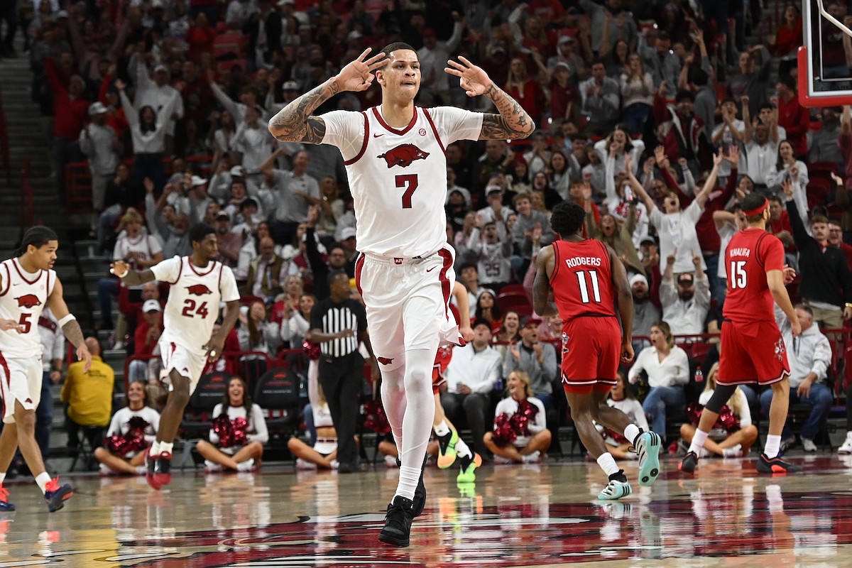 Arkansas basketball the better closer as it hands No. 6 Louisville ...