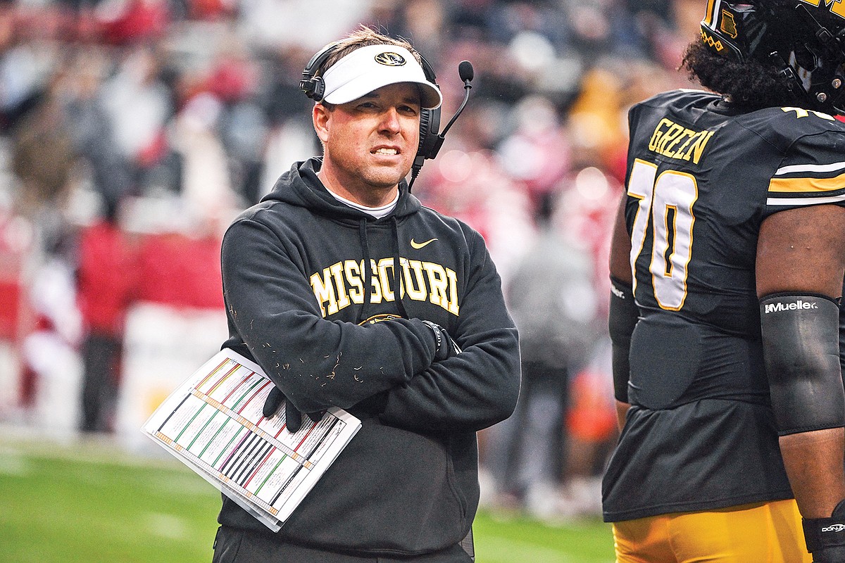 Missouri football signs 19 players, led by five offensive linemen ...