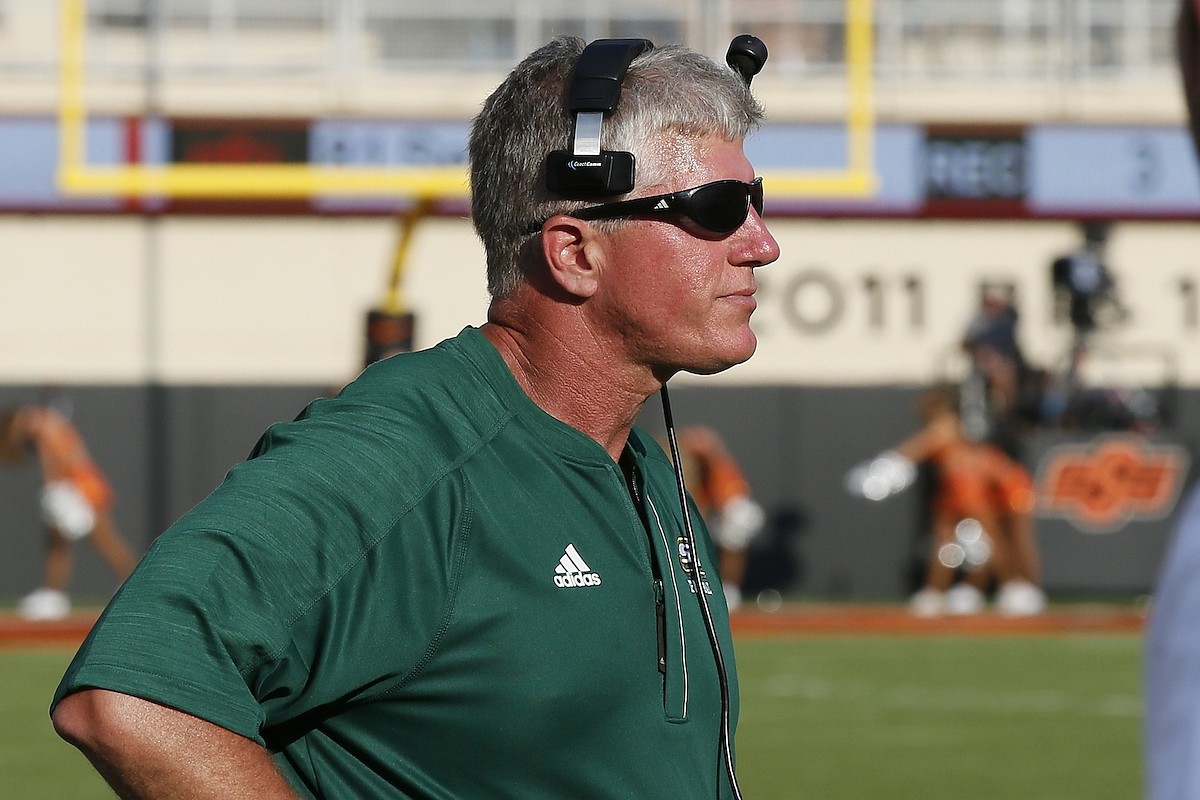 Arkansas football coordinators will be paid 9.5% increase from 2025 ...