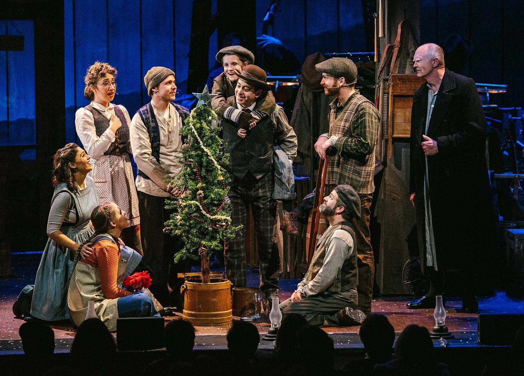 ENTERTAINMENT: ‘A Christmas Story’ reprise onstage in Argenta; Dolly’s ...