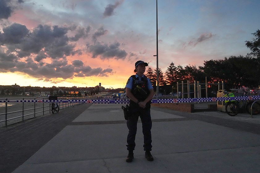 Gunmen kill at least 15 people in attack on Australian Hanukkah event ...