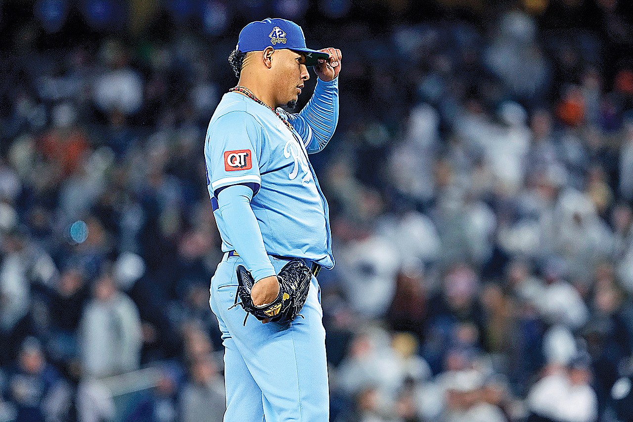 Royals trade Zerpa to Brewers for Collins, Mears | Jefferson City News ...