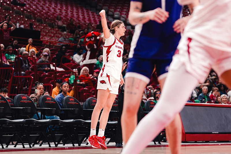 Jenna Lawrence powers Arkansas women's basketball past Stephen F ...