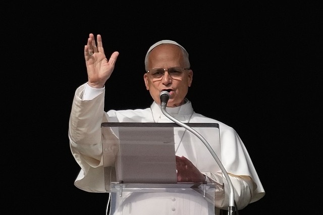 Pope offers gentle critique of Vatican culture in Christmas greeting ...