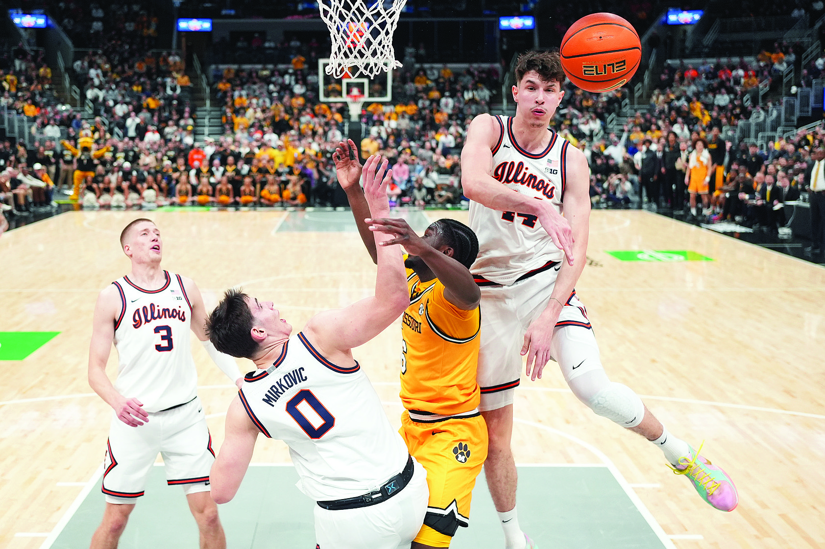 Wagler powers Illinois past Missouri 91-48 for biggest blowout in ...