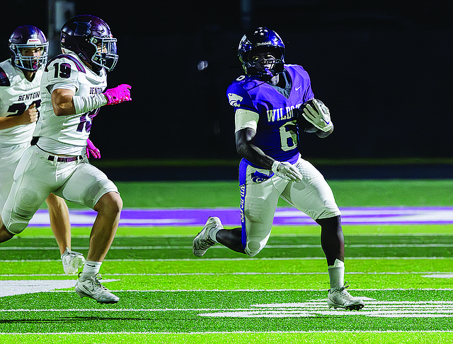 Prep Football: Samuel runs through injuries for Cats | El Dorado News