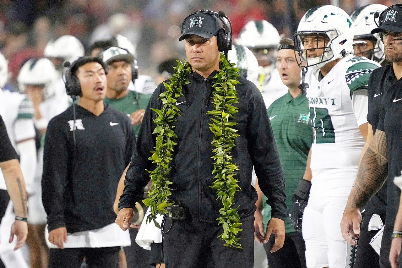Hawaii stuns California 35-31 in Hawaii Bowl on backup QB Weaver’s last ...