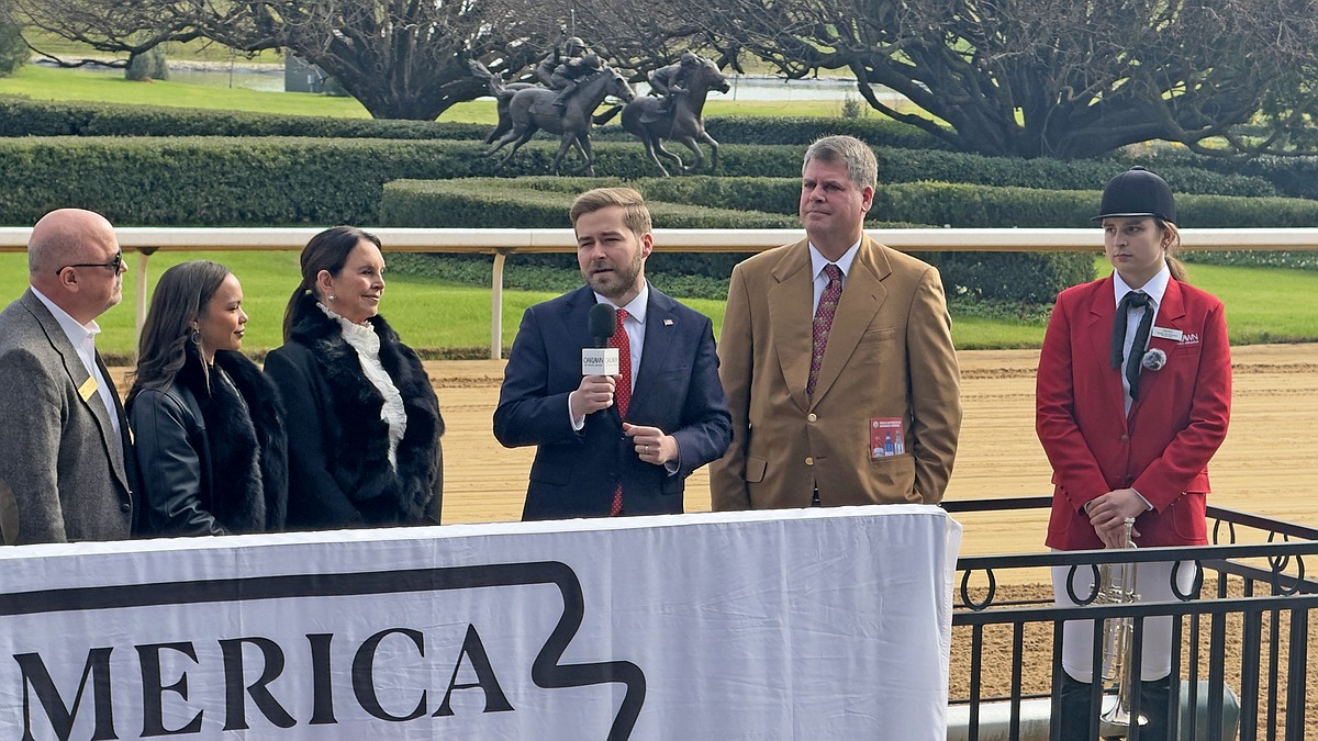 WATCH | Oaklawn first to unveil new flag to honor country’s ...