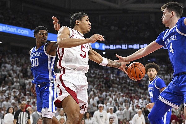 Arkansas basketball has 16-game home win streak end at hands of ...