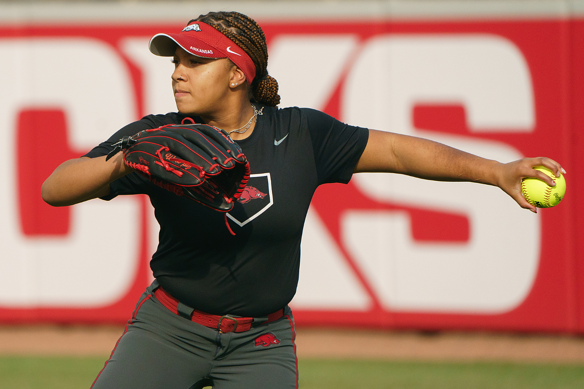 Arkansas softball freshman outfielder Khamari Hall to miss 2026 season ...
