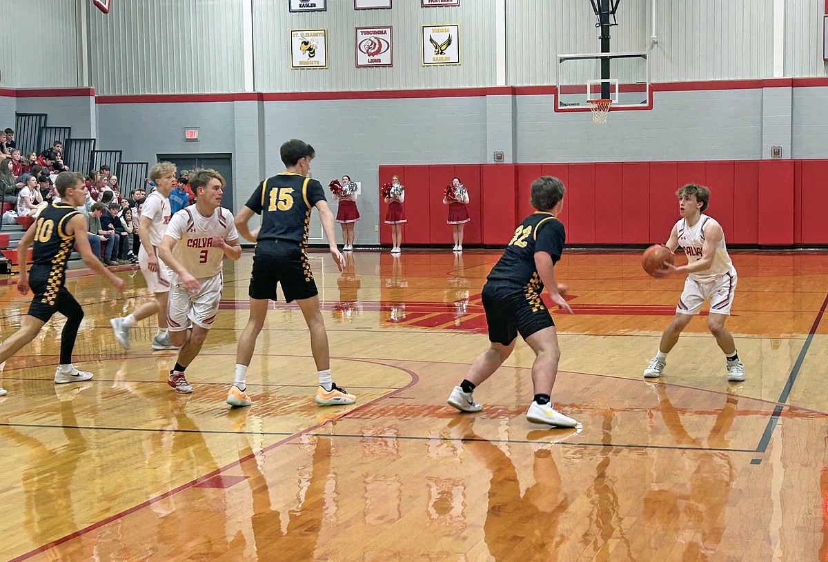 Calvary Lutheran boys hold off Vienna in Show-Me Central contest ...