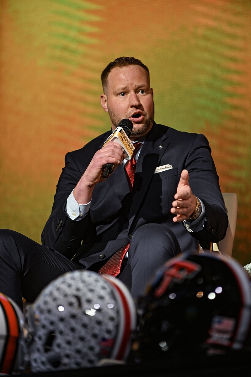 Indiana defensive coordinator Bryant Haines wins Broyles Award ...