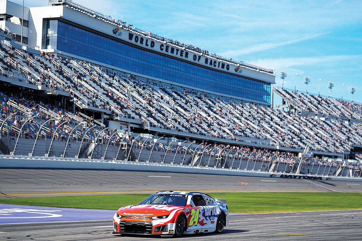Battered car forces Byron into a backup for his Daytona 500 three-peat ...