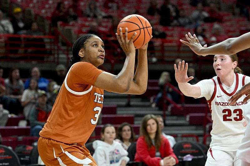 Madison Booker leads No. 4 Texas to blowout win against Arkansas women ...