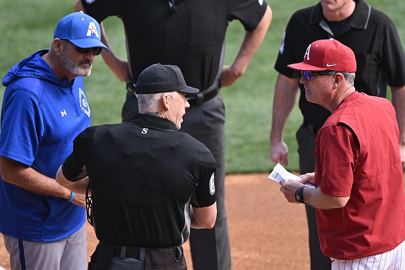 Dave Van Horn press conference: Arkansas baseball coach, players recap ...