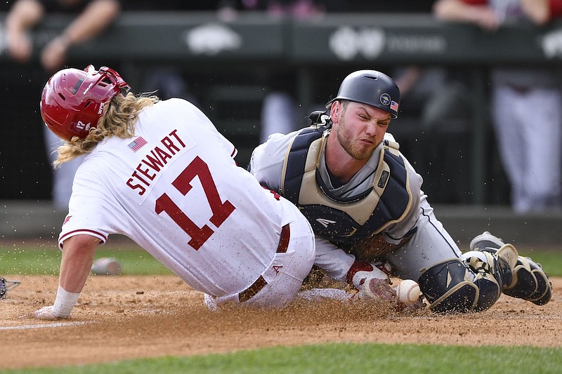 Arkansas baseball beats ORU in midweek game that includes 45 players ...