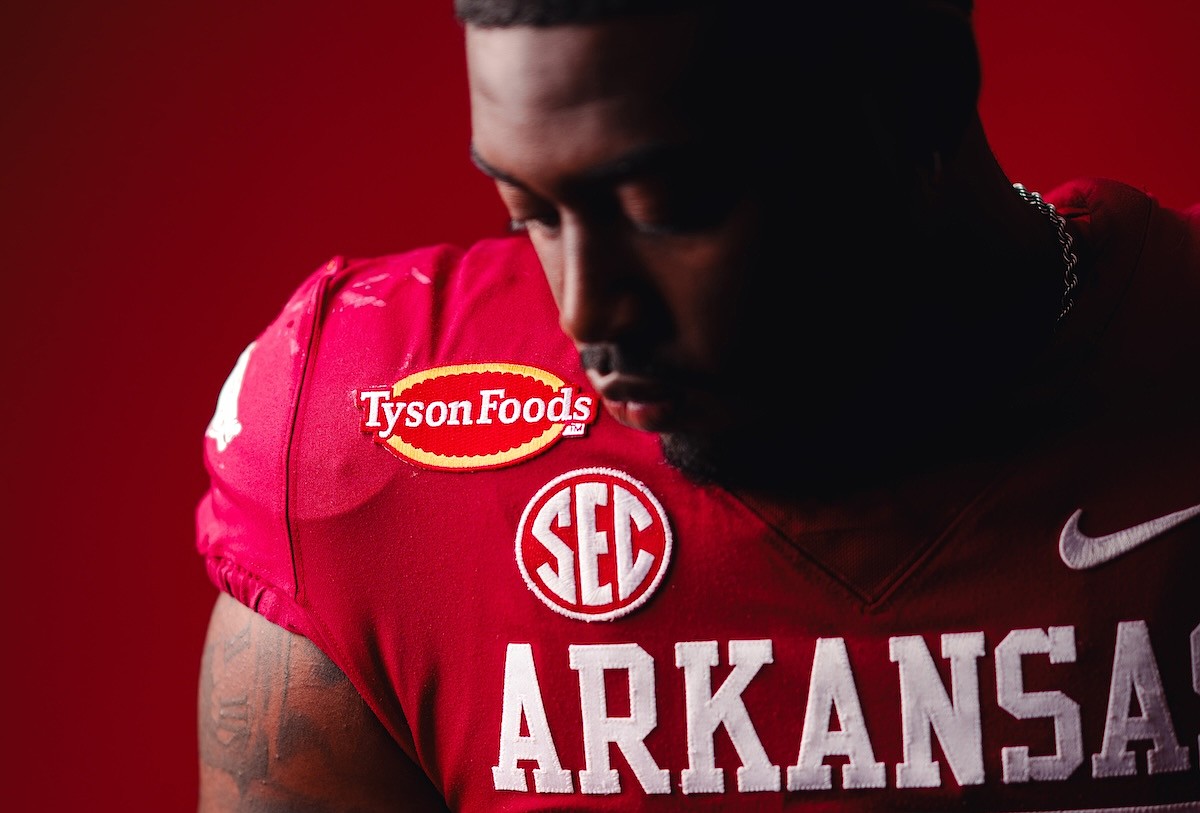 Arkansas Razorbacks sign 'lucrative' deal with Tyson Foods for jersey ...