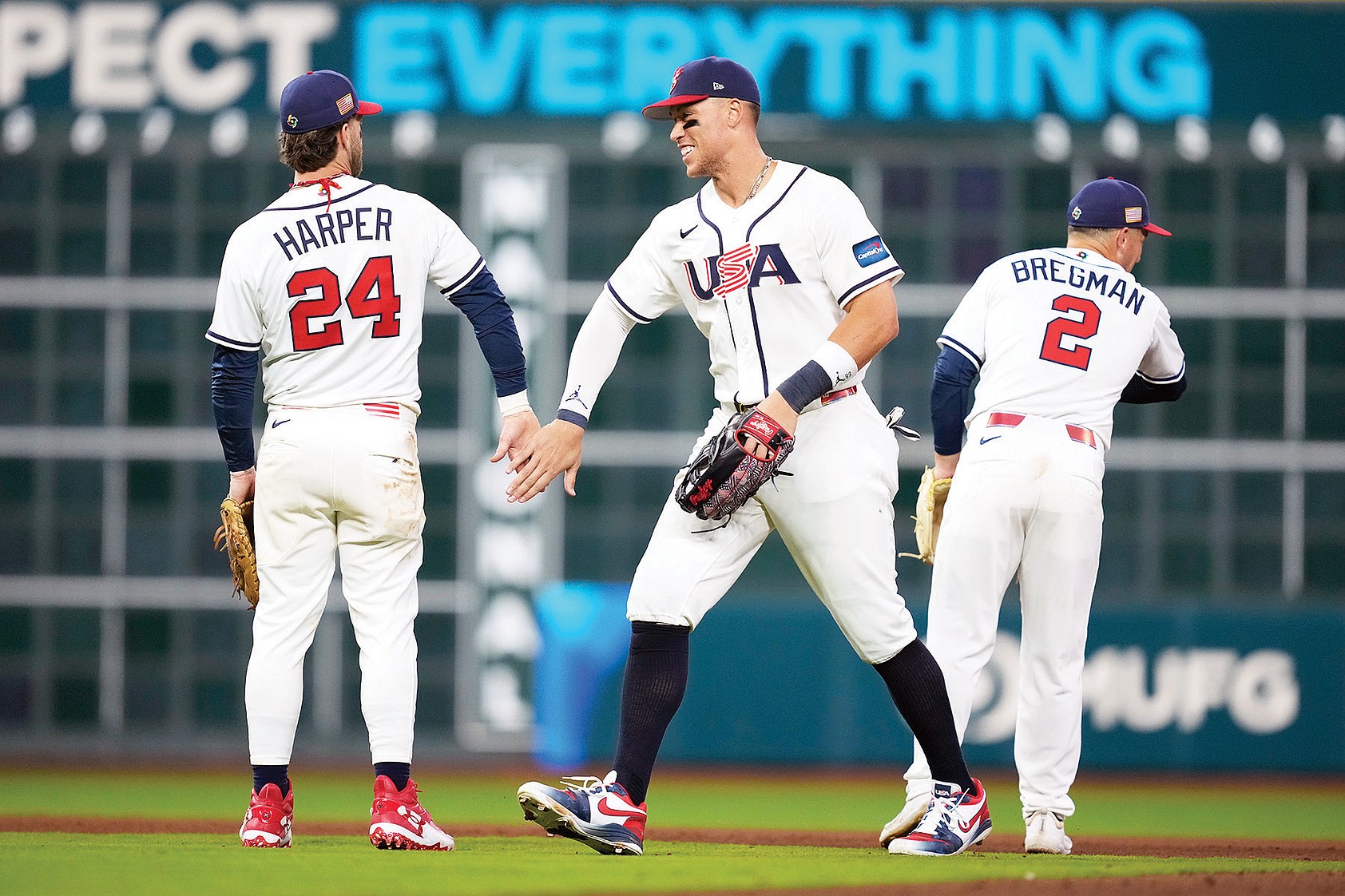 Schwarber homers to lead United States past Great Britain 9-1 in WBC ...