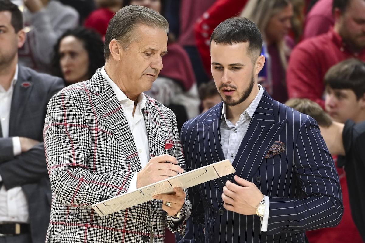 Arkansas basketball coach John Calipari, with family by his side, makes ...