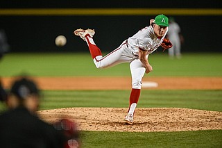 Arkansas baseball never looks back after shaky start, beats Northern ...