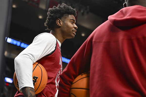 Arkansas basketball forward Nick Pringle questionable for NCAA ...