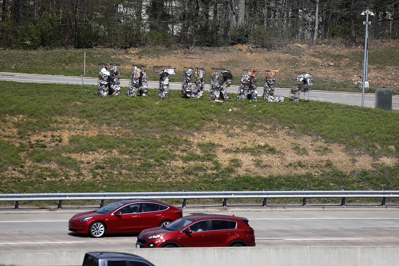 Little Rock roadside sculpture spotlights Arkansas litter | The ...