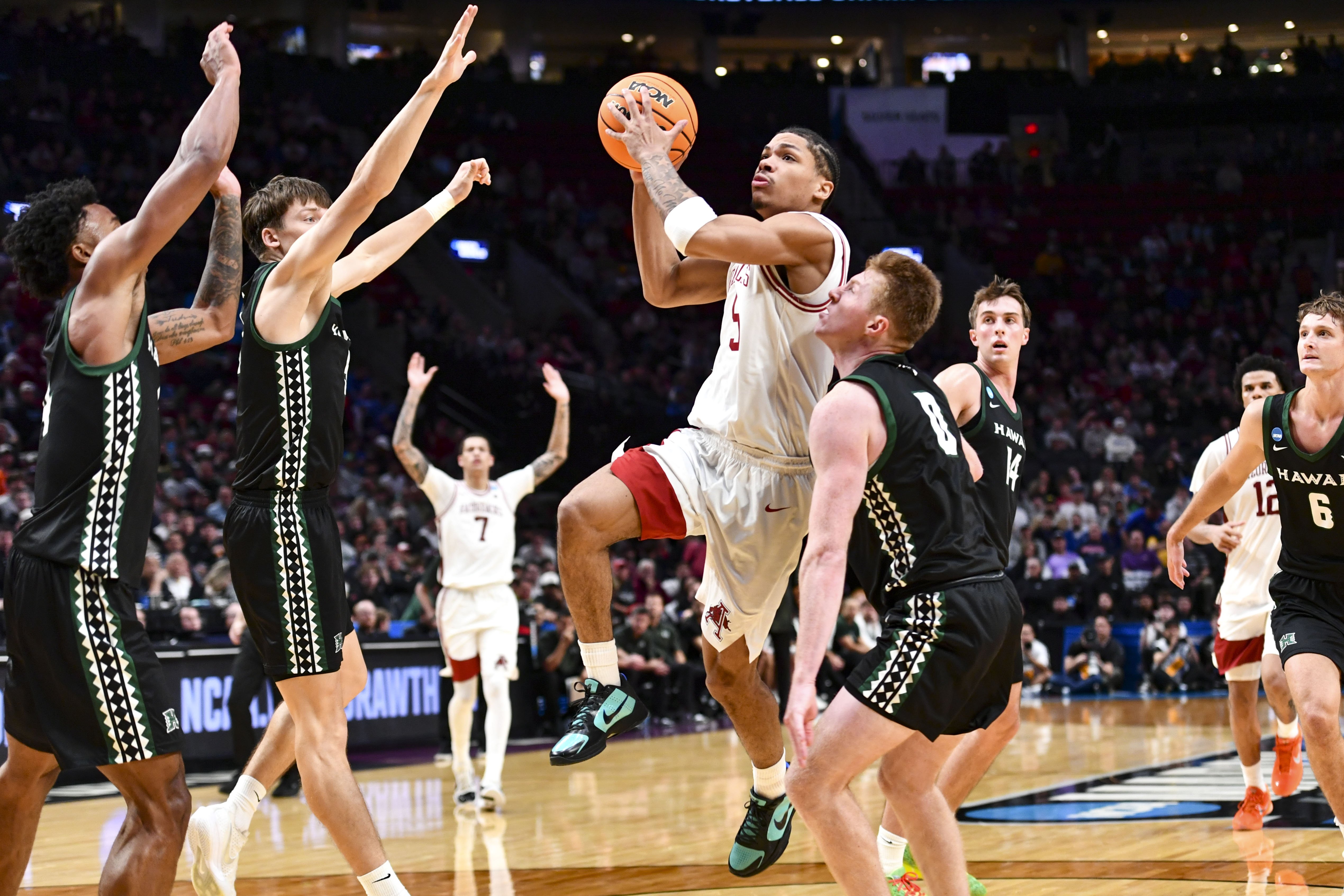 Arkansas basketball beats Hawaii, advances to play High Point at NCAA ...