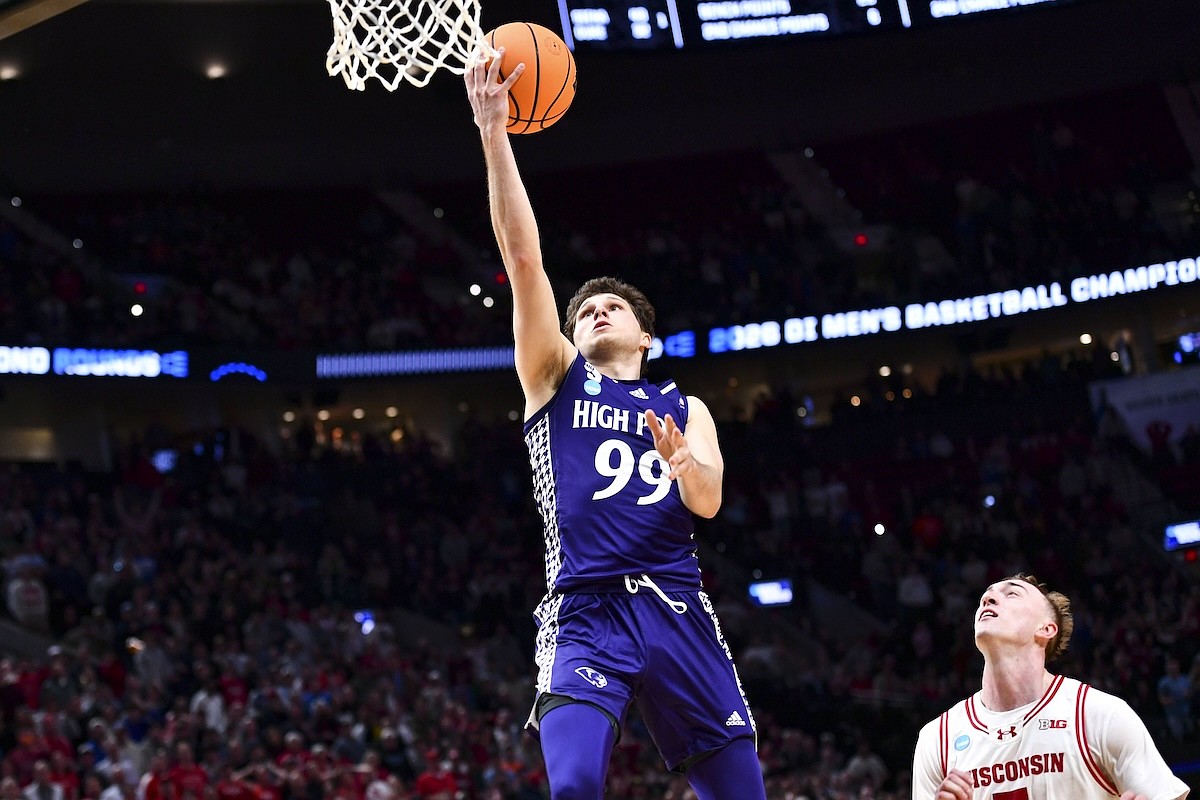 High Point upsets Wisconsin in NCAA Tournament, to play Arkansas next ...