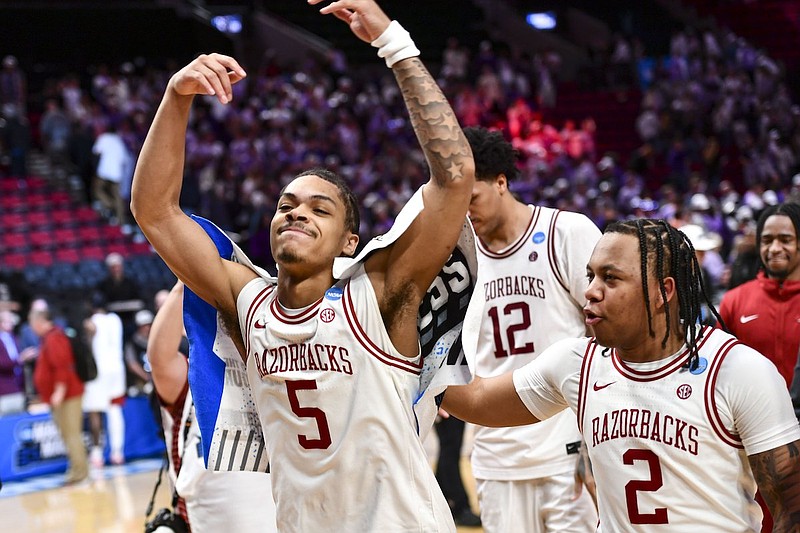 Dancing on: Arkansas basketball outlasts High Point, advances to Sweet ...
