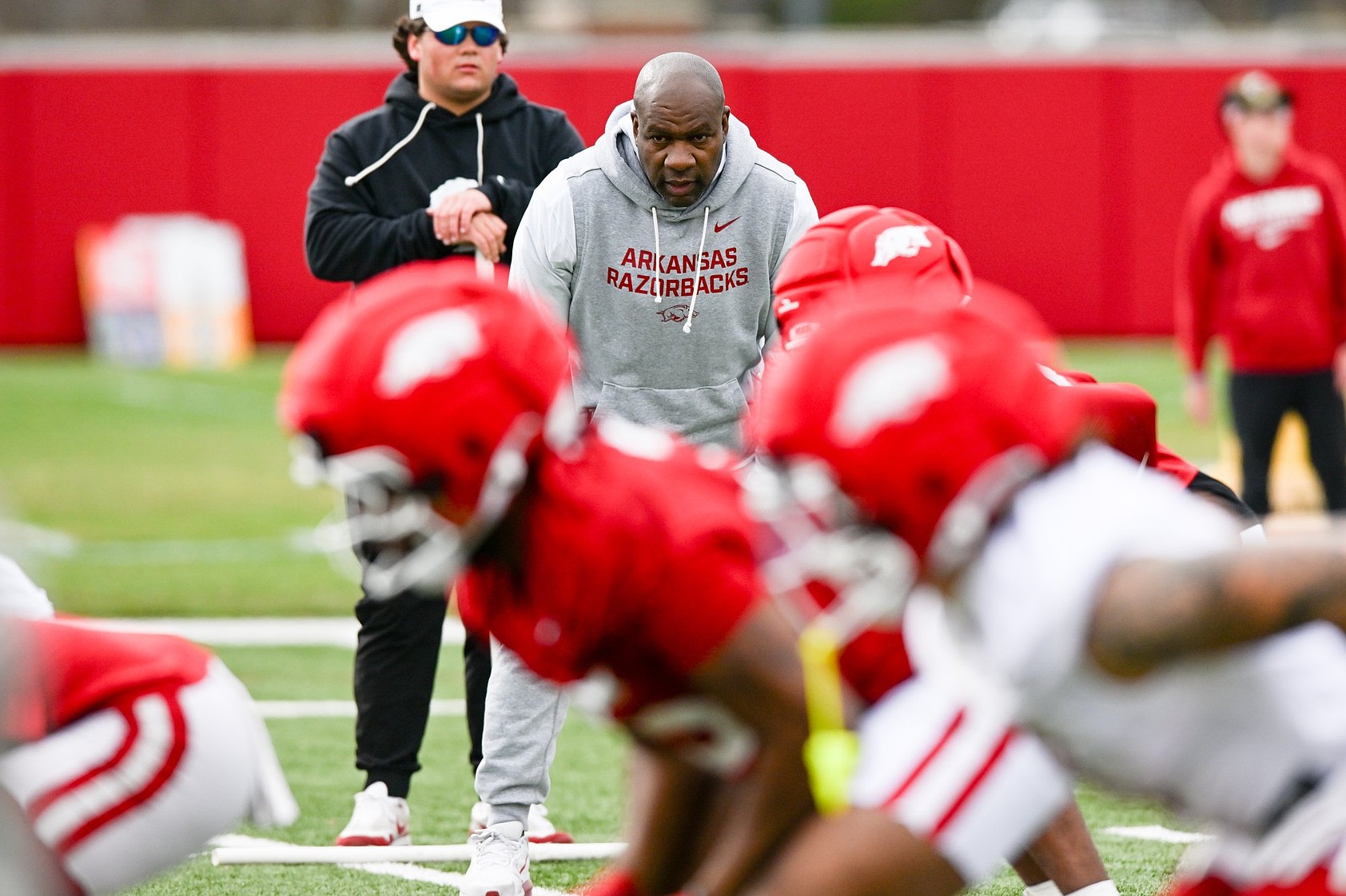 '27 Texas running back building relationship with Arkansas RBs coach ...