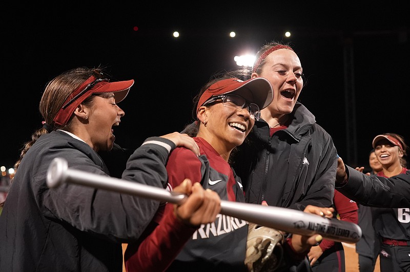 Robyn Herron returns, Reagan Johnson breaks record in No. 8 Arkansas ...